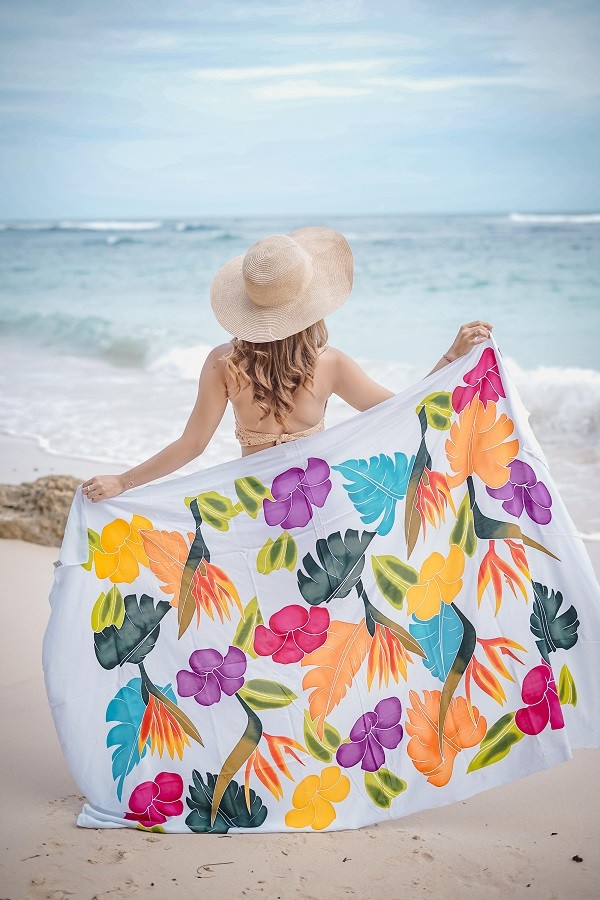 Paréo blanc fleurs multicolores Faaone